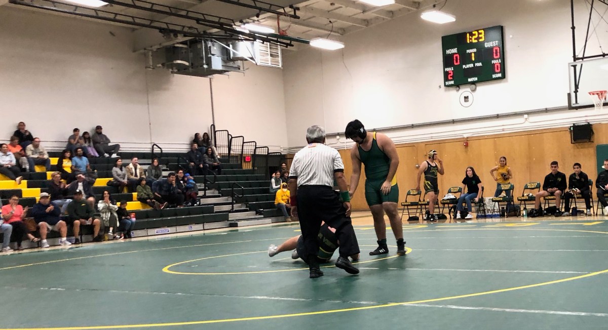 Patriots Fight Back – Henry-Wrestling